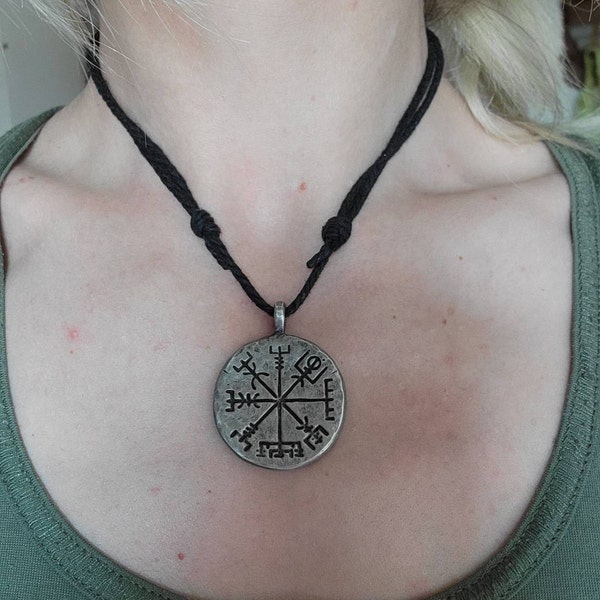 Vegvisir Wall Tapestry | Viking Compass Wall Hanging | Nautical ...