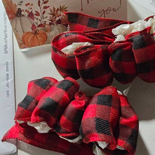 15 Cardinals in Snow and Red Velvet Tree Topper Bow, With Four 6' Tails ...