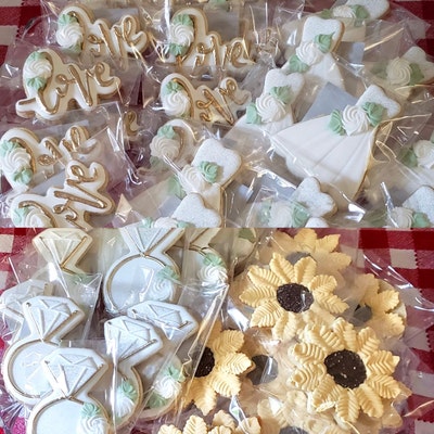 Graduation Highschool College Shortbread Cookies Decorated With Royal ...