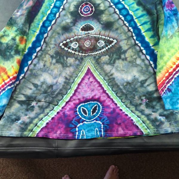 CUSTOM Alien UFO Tie Dye | Personalized Your Colors | Bwagnuka - Etsy