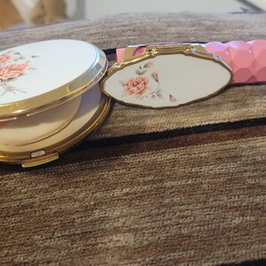 Stratton Mini Box Pill Box With White Enamel Lid Decorated With Pink ...