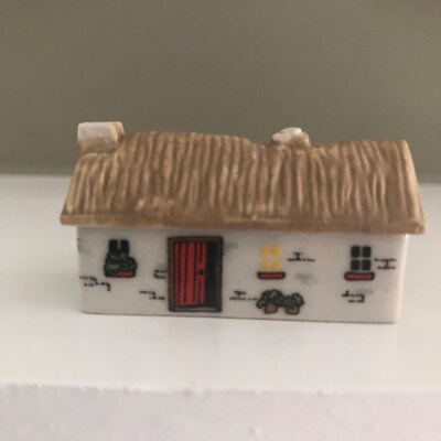 Wade Disney Hatbox Peg Boxed 1980's perfect - Etsy