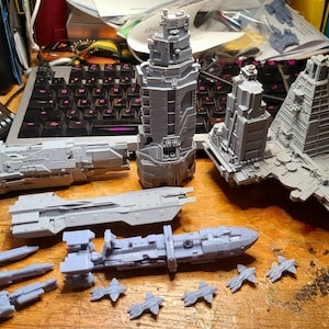 Valiant Class Super Heavy Cruiser 1, 3, 6 or 12 Model Custom & Fan-made ...