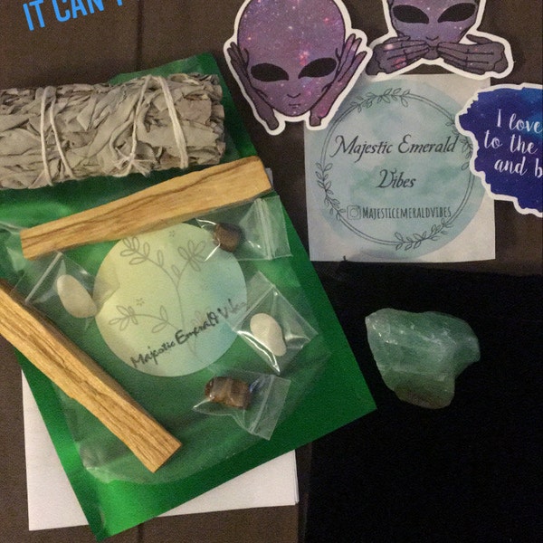 Crystal Ball Pocket Oracle Deck A 13-card Deck and Guidebook || Tarot ...