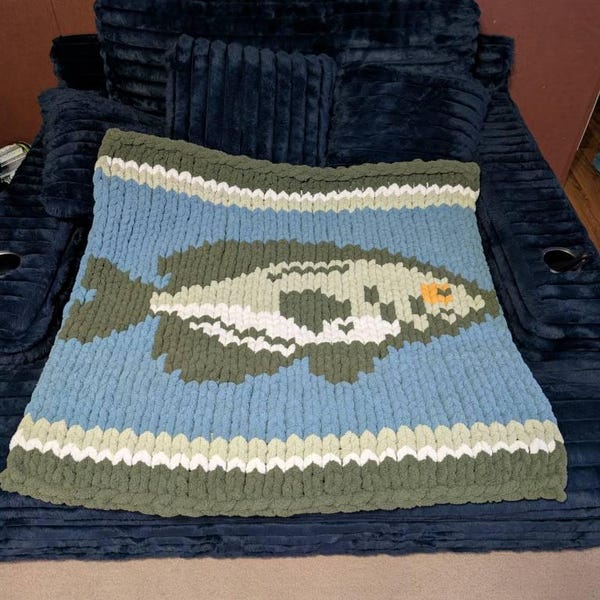 Fisherman With Bass - Finger Knitting / Chunky Knit Blanket Pattern - Etsy