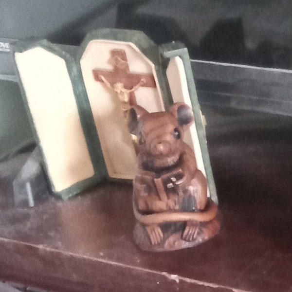 Church Mouse - With Bible - Etsy