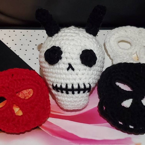 Skull Crochet Pattern: Amigurumi Keychain (3 in 1) (PDF Pattern) - Etsy ...
