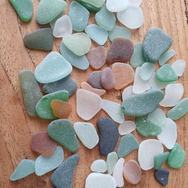 Bulk of 100 Pebbles, Flat & Colorful Genuine Beach Stones, Medium to ...