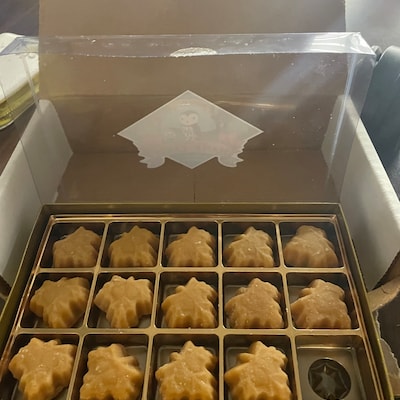 Maple Candy Gold Gift Box of 15 Maple Leaf Candies Free Shipping - Etsy