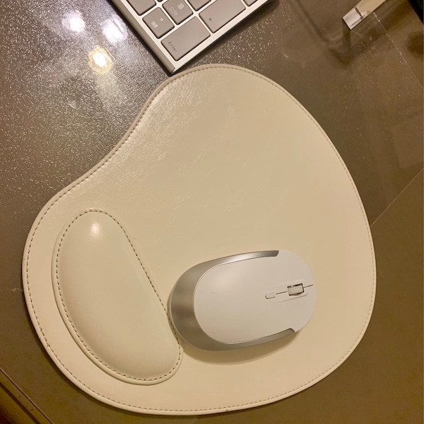 Leather Oval Mouse Pad With Wrist Rest, Personalized, Hand Crafted ...