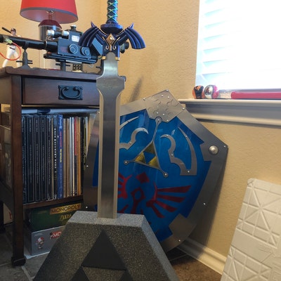 Hylian Shield Ocarina of Time Steel-plated, Battle-ready Replica From ...