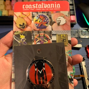 PREDACKLES Predator Knuckles Enamel Pin | Etsy