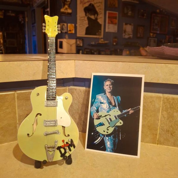 TOM PETTY Mini Sunburst Guitar Memorabilia Free Stand Display Gift - Etsy