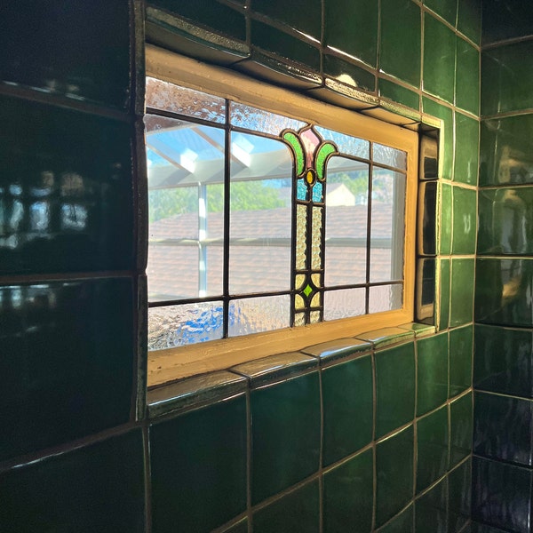 Beautiful Renovated Victorian Compact Stained Glass Hanging Window ...