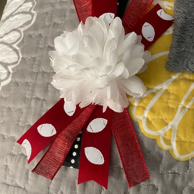 Garter Homecoming Mum MADE TO ORDER - Etsy