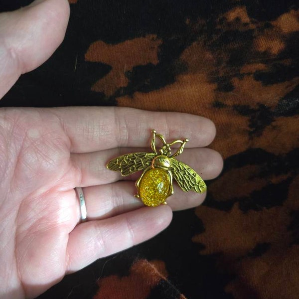 Gold Bee Needle Minder, Needle Keep, Needle Minder, Needle Magnet ...