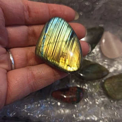 Labradorite Raw Stone Wholesale Raw Labradorite Crystal Natural ...