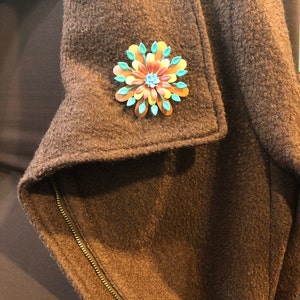 Small Enamel Flower Pin Green Metal Flower Green 4 Leaf Clover | Etsy