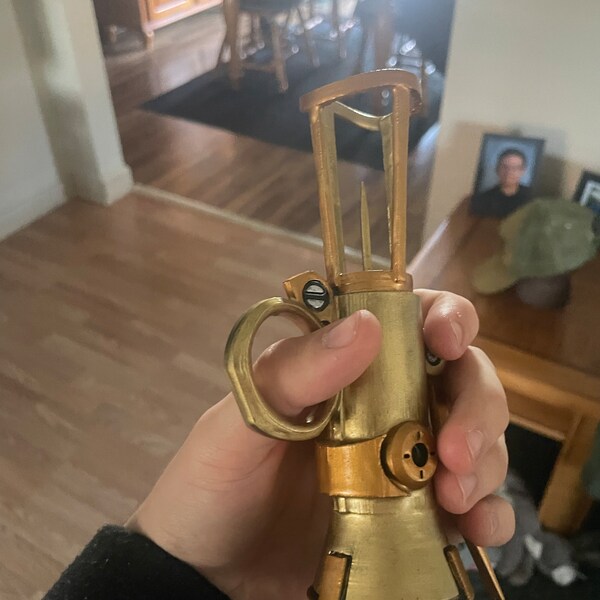 ARCANE League of Legends: Silco's Eye Syringe Prop Replica - Etsy