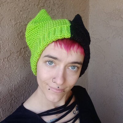 Two Tone Devil Horn Crochet Beanie / Color Block Demon Horned Beanie ...