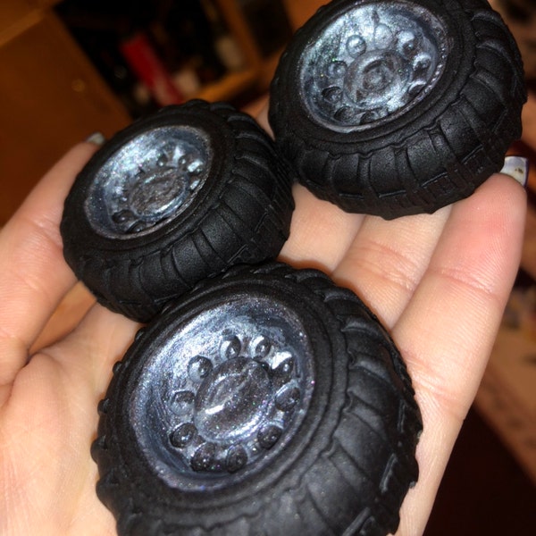 Fondant Tire Cake Decorations, Wheels, Hubcaps, Edible Tires for Cake ...