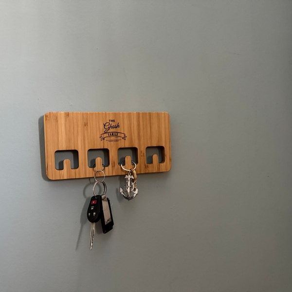 Wood Wall Mount for Keychains - Personalized Engraved Family Names - Etsy