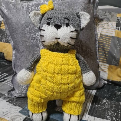 Cat Knitting Pattern, DIY Stuffed Animal,cat in Overall, Gift for Kids ...