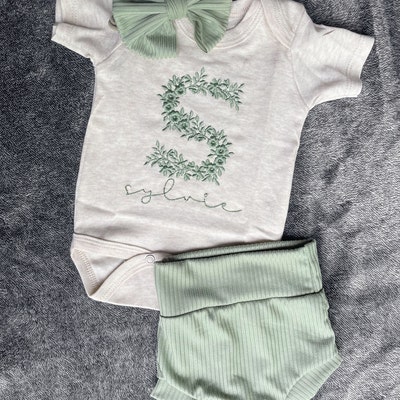 Personalized Baby Girl Romper, Vintage Floral Infant Coming Home Outfit, Baby Shower Gift ...