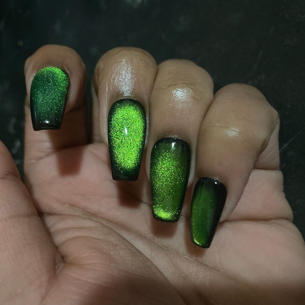 COVEN | Green Color Shifting Cat Eye Velvet Press on Nails | Witchy ...