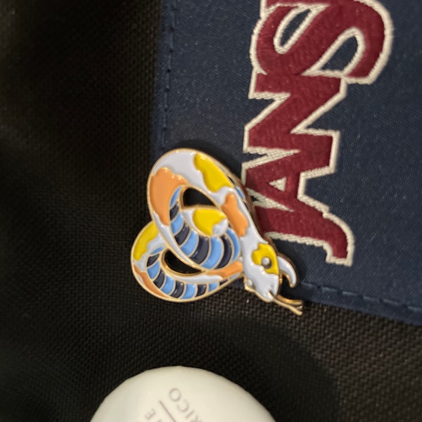 Aromantic Asexual Pride Noodle Heart-shaped Snake Enamel Pin in Aroace ...