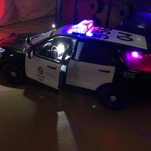 1/18 Scale LAPD Police Dept Die-cast Ford Explorer Model Replica With ...