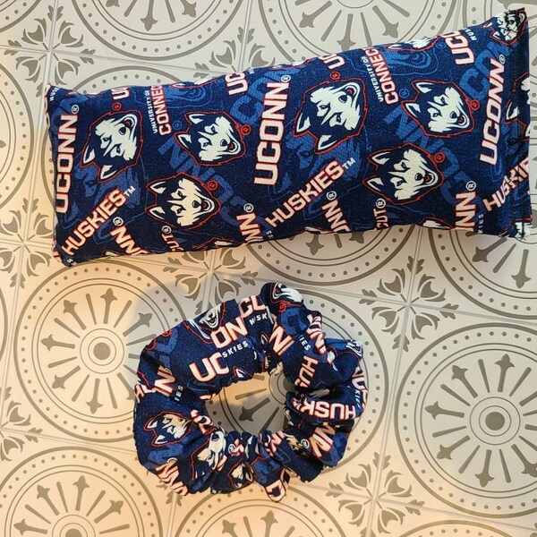 NCAA UNIVERSITY of CONNECTICUT Huskies Watermark Print Football 100% ...