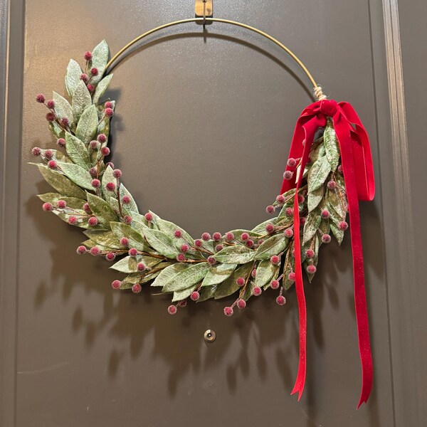 Frosted Laurel Wreath for Christmas - Modern Christmas Decor, Hostess ...