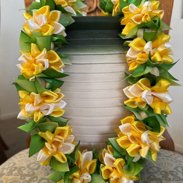 DIY Yellow Hawaiian Flower Ribbon Lei Kit - Etsy