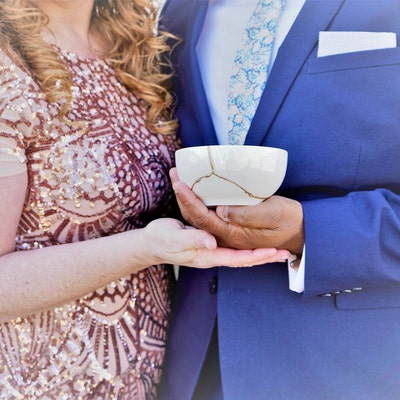 Large Kintsugi Bowl With 30 Plus Breaks - Etsy