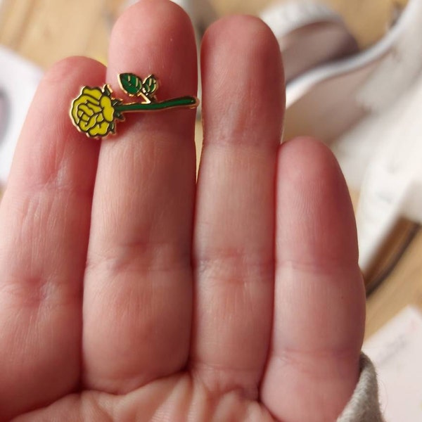 Red Northern Cardinal V.2 Enamel Pin Badge, Gift for Him, Gift for Her ...