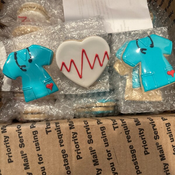 Decorated Nurse Scrubs Cookies, Nurse Themed, Heart Cookies, Medical ...