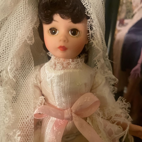 Queen Isabella & Ann Rast Made 1992 by Madame Alexander to Commemorate ...