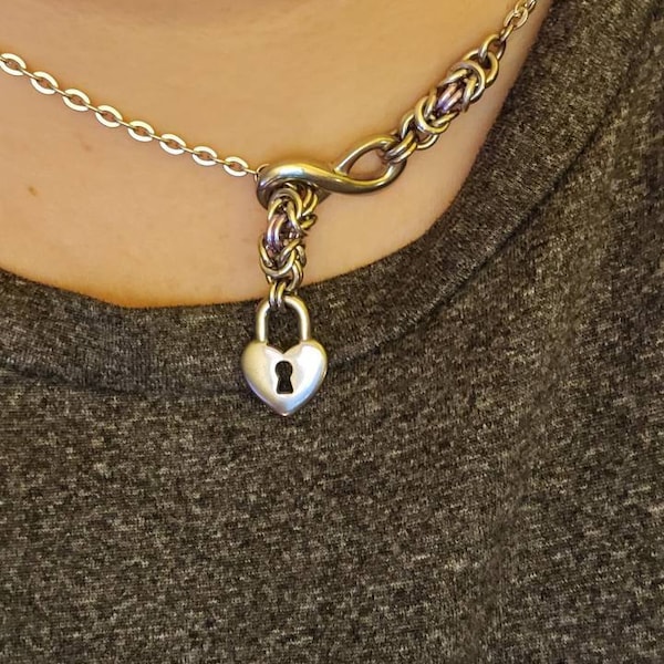 Howling Wolf Collar. Primal Prey Collar, Wolf Alpha Necklace for Woman ...