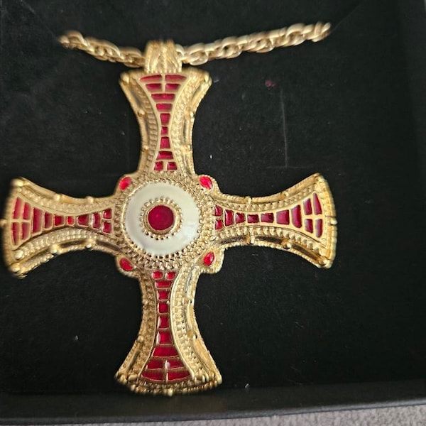 Gold and Enamel Saxon Cross Pendant - Etsy