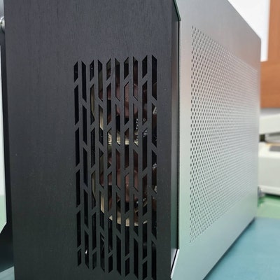 Hyte Y60 Custom Vented Side Panel - Etsy Canada