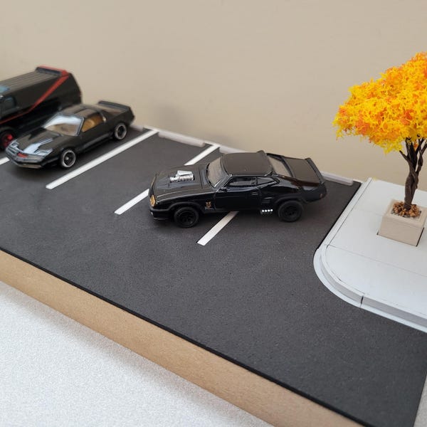 1/64 Parking Lot Desk Diorama - Etsy