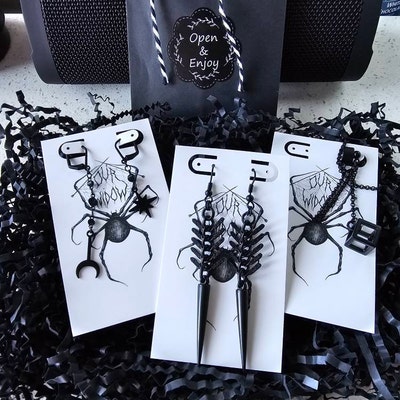 Blackened Vertebrae Spine Chain Necklace in Black Matte Fishbone Choker ...