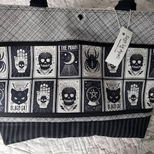 Praying Mantis Shoulder Bag Lily Garden Purse Summer Flowers - Etsy