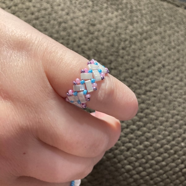 DIY Beaded Rings Pattern, Half Tila Beading Tutorials and Patterns, How to Make a Beaded Ring ...