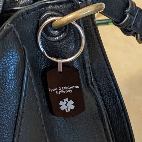 Custom Medical Alert Keychain for Men Women, Personalizded Engraved ...