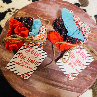 Hair Tie Scrunchie Valentine's Day Printable, Clip Valentine Love is in ...