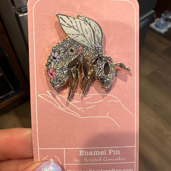 Floral Bee Enamel Pin | Flower | Daisy | Leaves | Pins for Backpacks ...