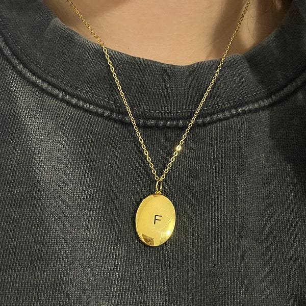 Locket Necklace With Photo, Engraved Oval Necklace, Photo Necklace in ...