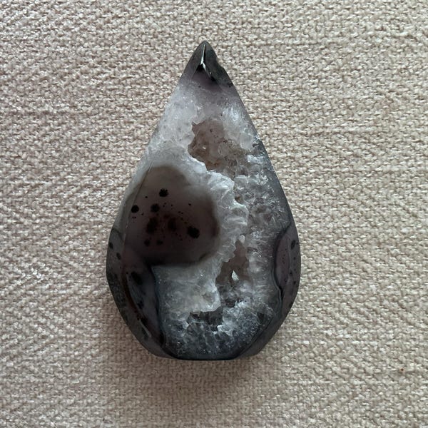 Labrador Dog Shaped Crystal Carvings | Dog Crystals | Crystal Animals ...